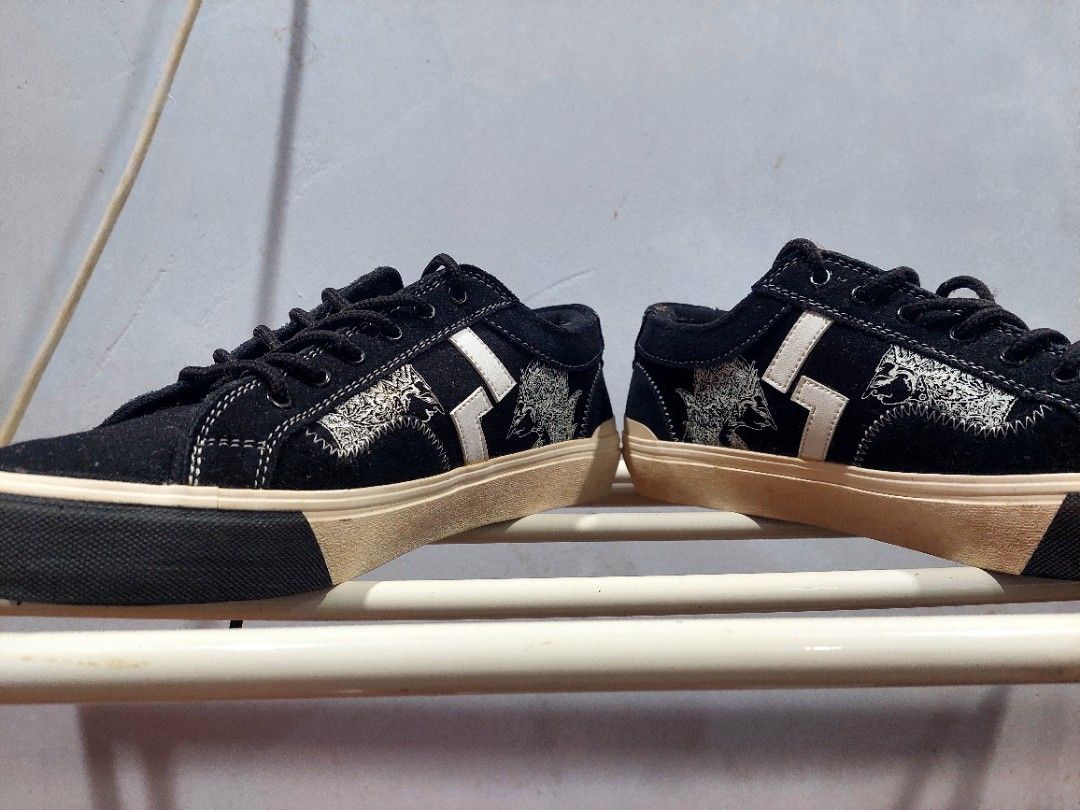 SNIIKA Wayang Kulit Lowfade, Men's Fashion, Footwear, Sneakers on Carousell