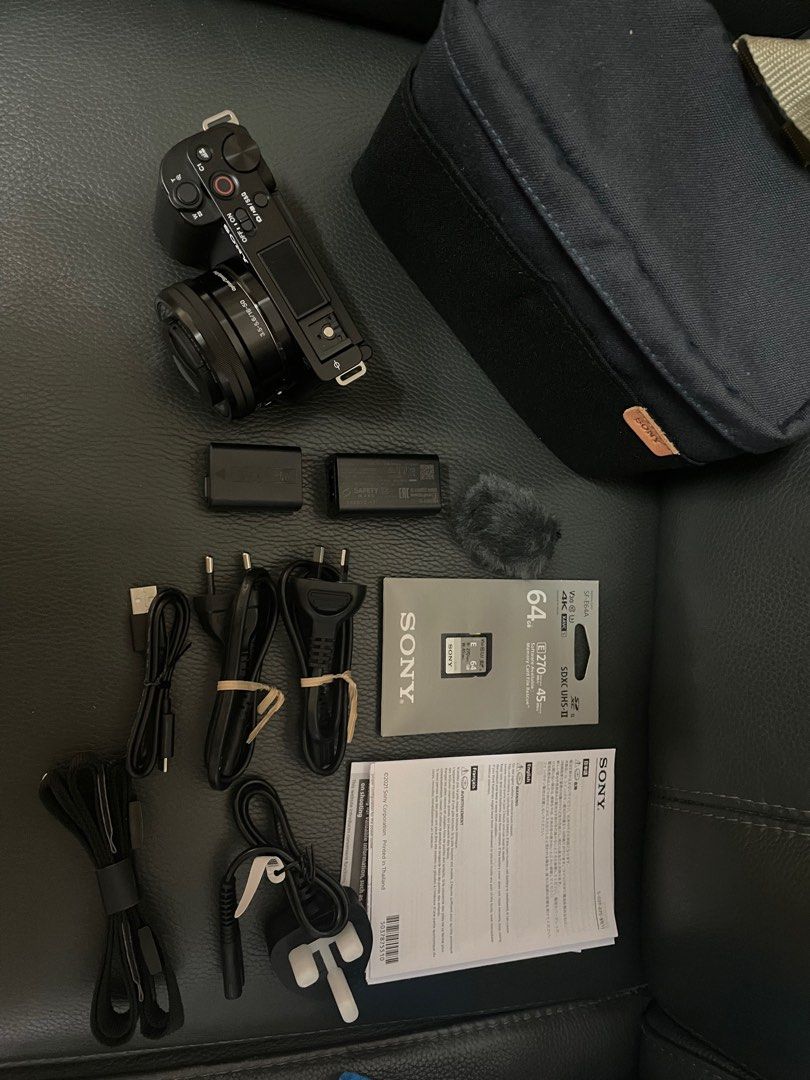 Sony VLOG camera ZV-E10L, Photography, Cameras on Carousell