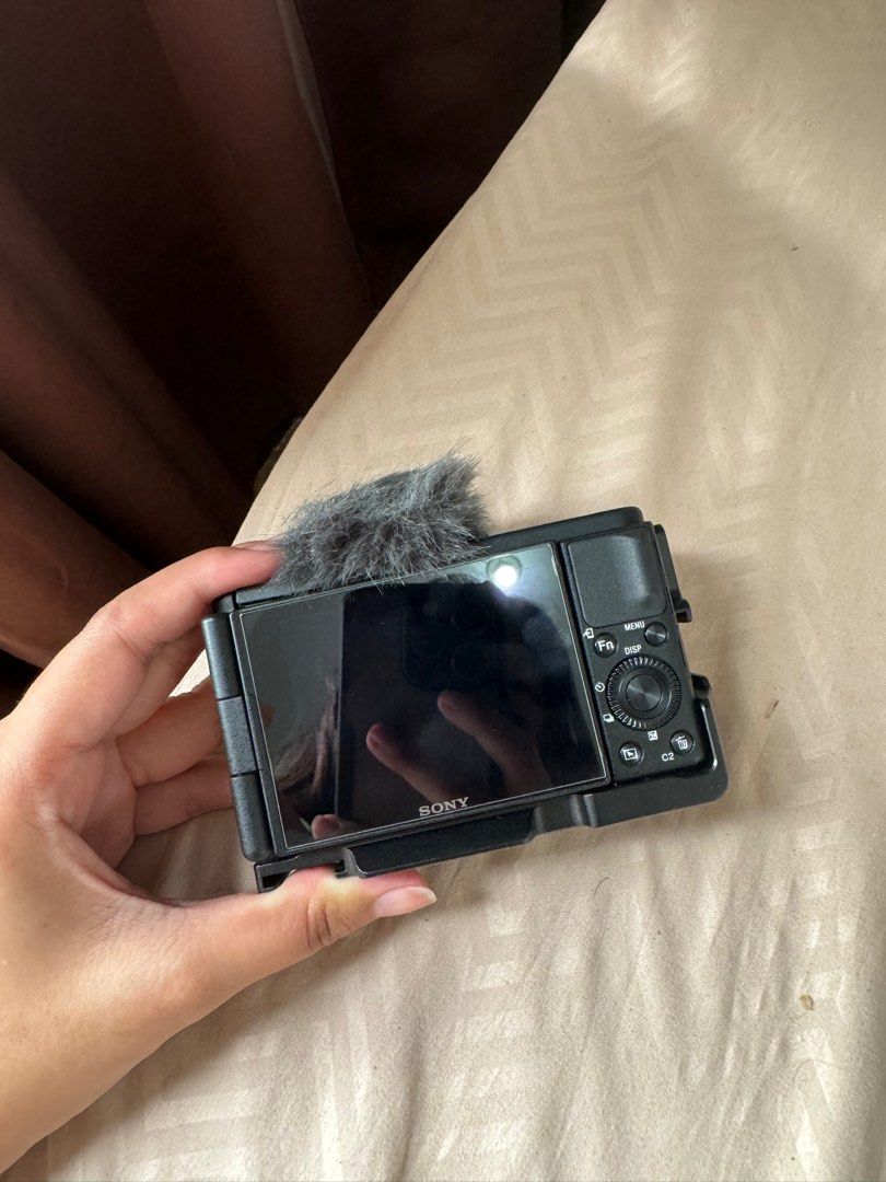 Sony zv-1 with small rig cage, Photography, Cameras on Carousell