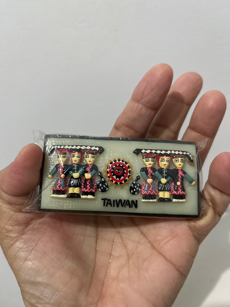 Hand painted Taiwan ref magnet, Furniture & Home Living, Home Decor ...