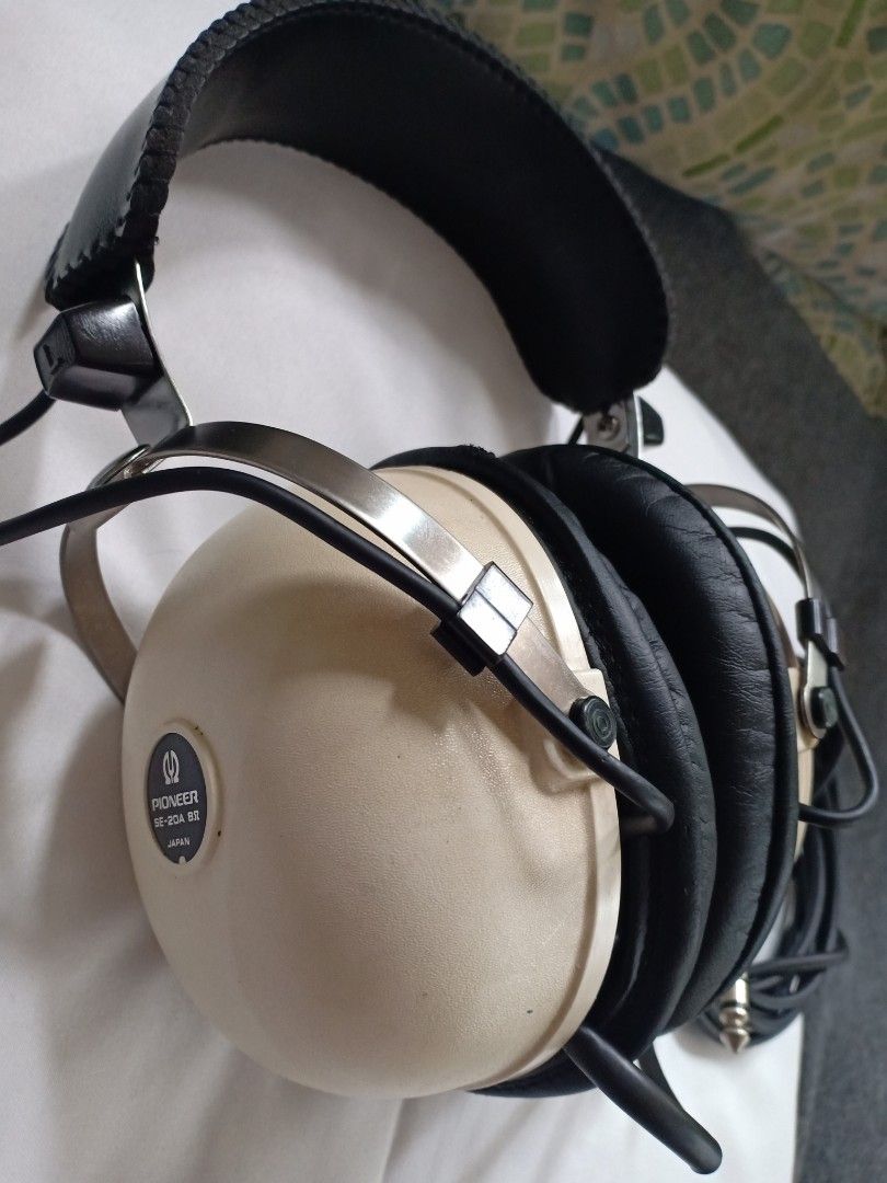 Vintage Pioneer Headphone SE-20A 8 Ohms, Audio, Headphones & Headsets on Carousell