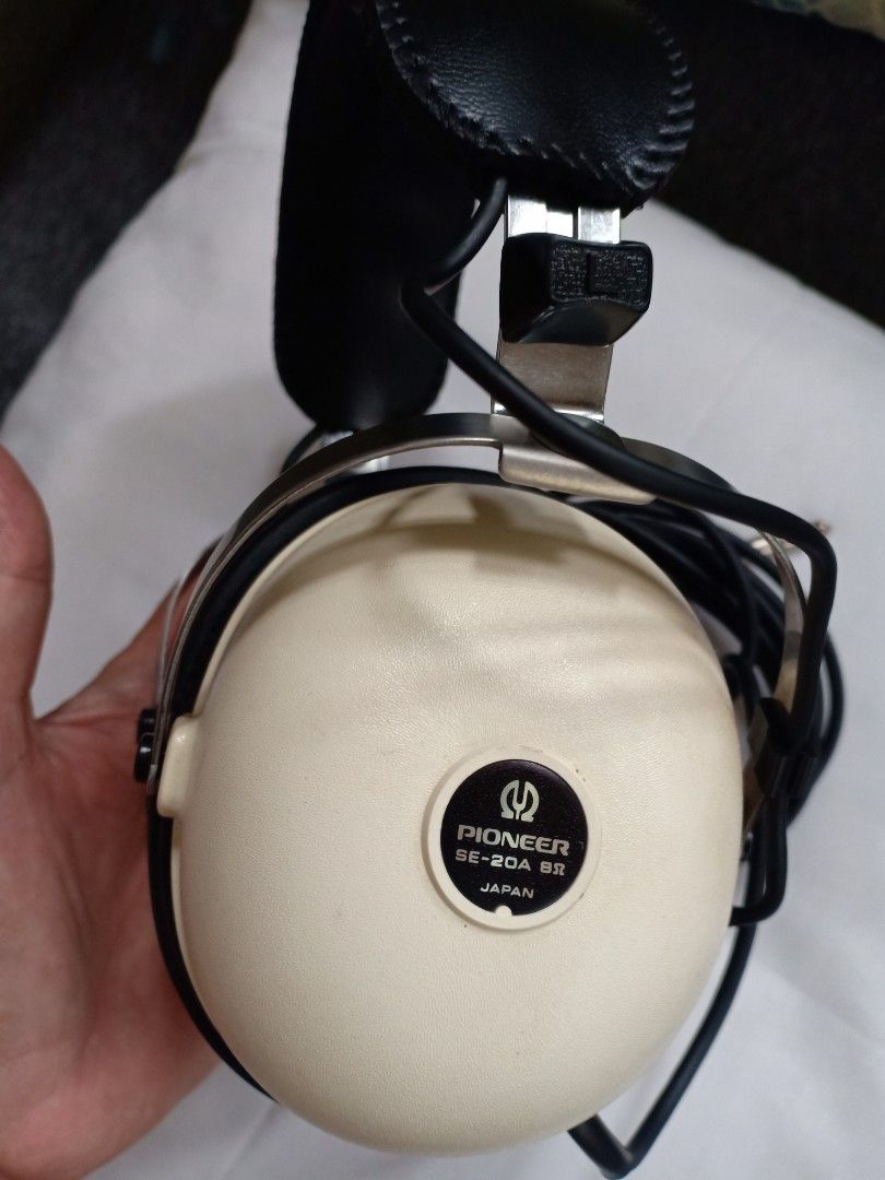 Vintage Pioneer Headphone SE-20A 8 Ohms, Audio, Headphones & Headsets on Carousell