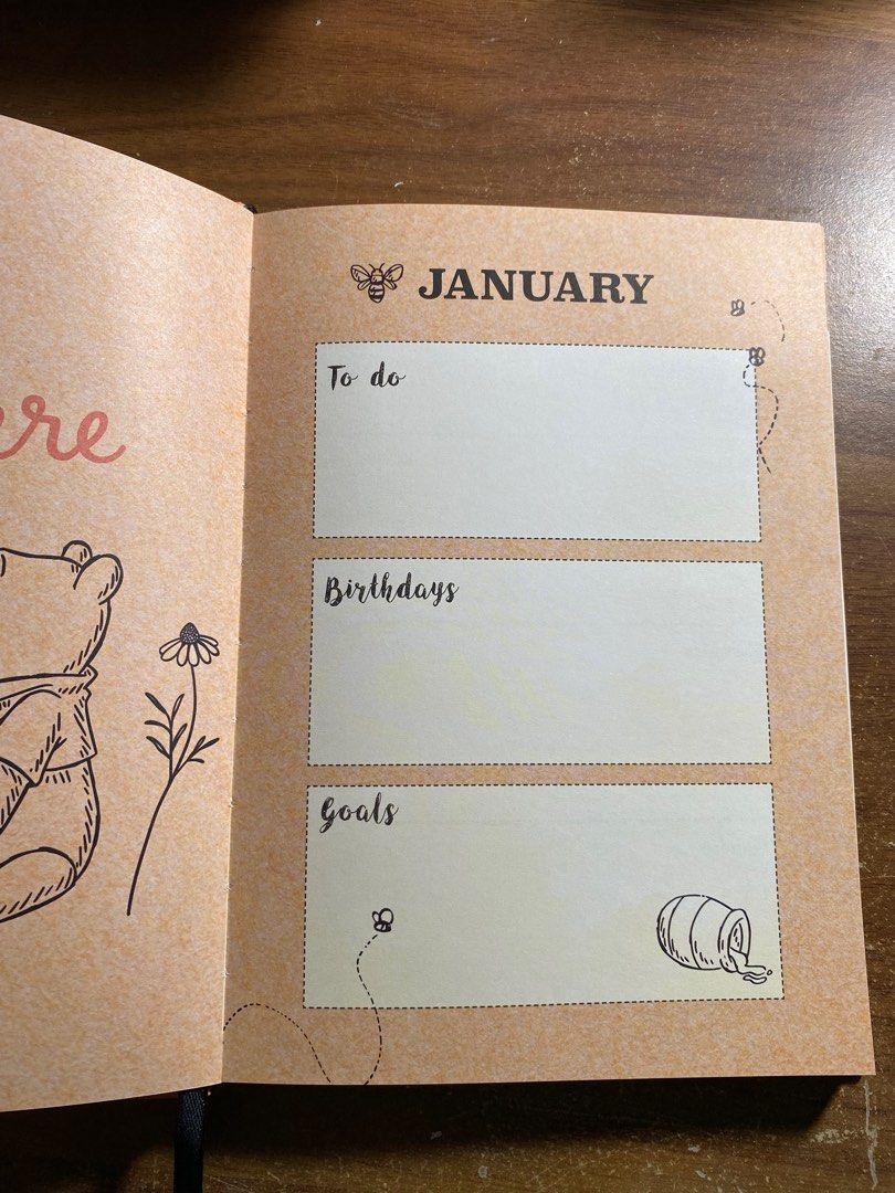 Winnie the Pooh schedule book 2024 日程表, 興趣及遊戲, 手作＆自家設計, 文具 - Carousell