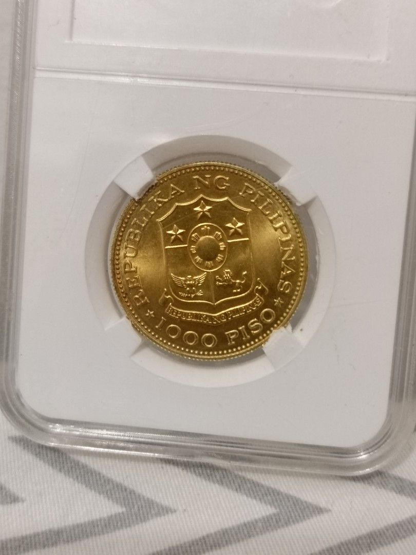 1000 Piso - Marcos Gold Coin 1975, Hobbies & Toys, Memorabilia ...