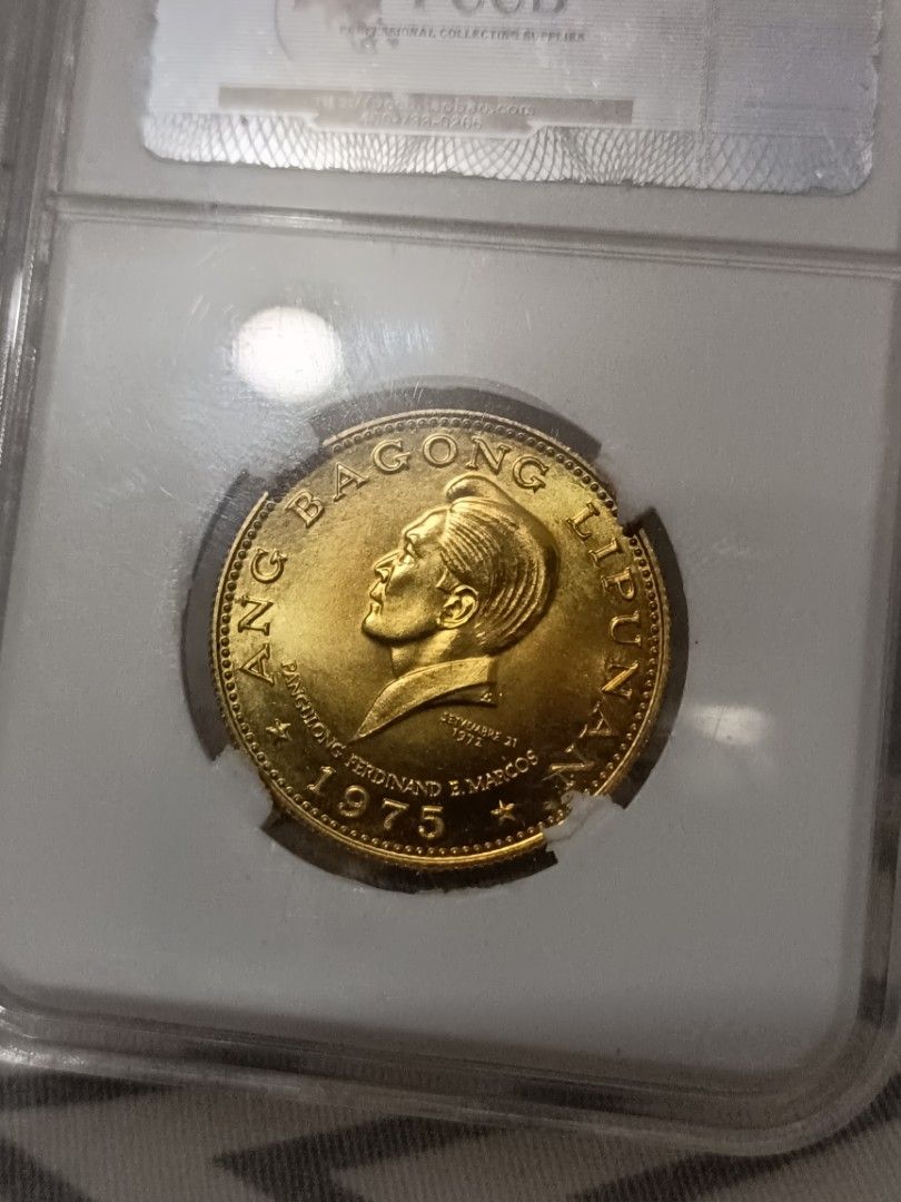 1000 Piso - Marcos Gold Coin 1975, Hobbies & Toys, Memorabilia ...