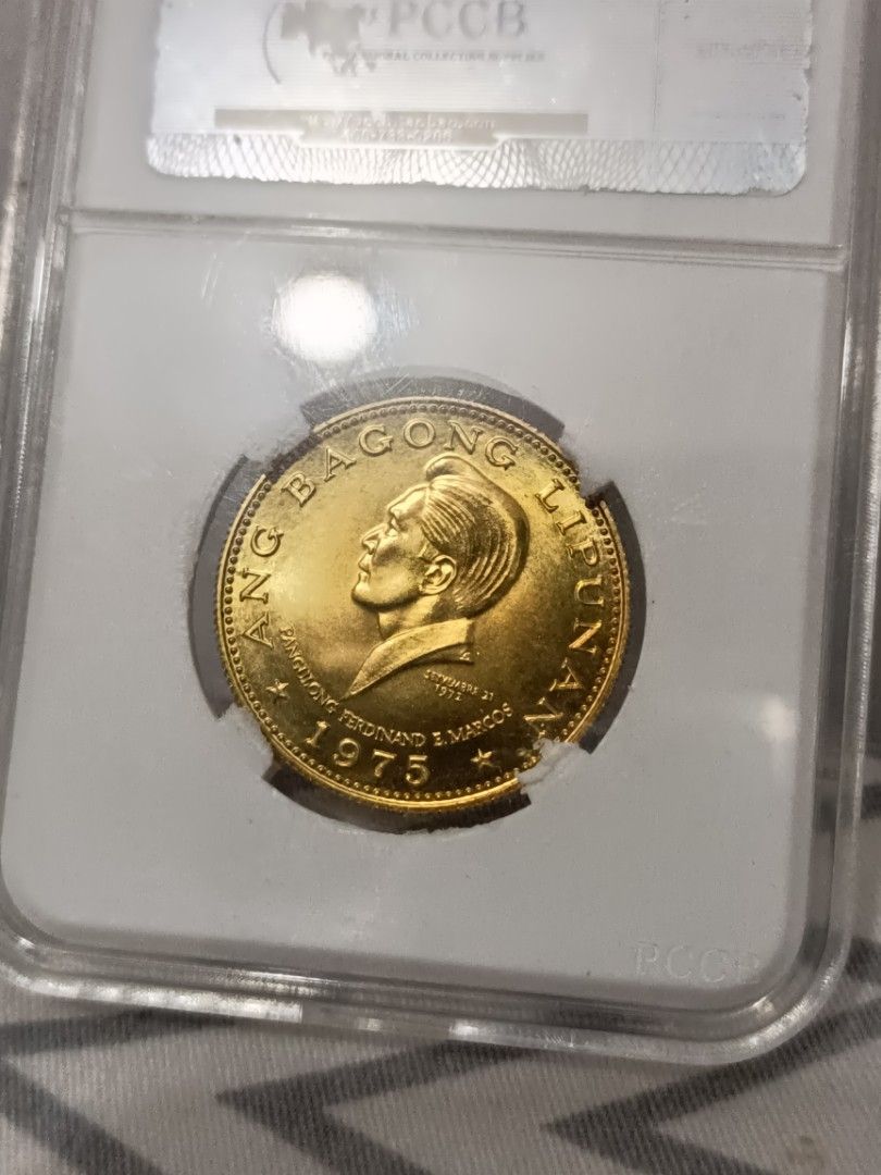 1000 Piso - Marcos Gold Coin 1975, Hobbies & Toys, Memorabilia ...