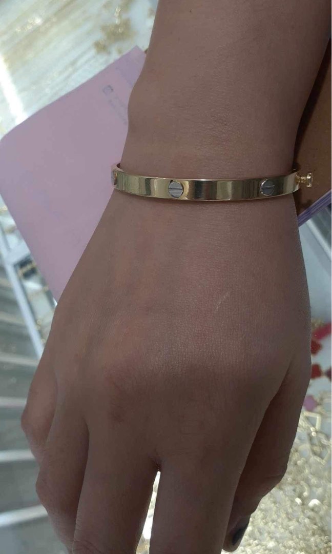 18k gold 2tone screw type bangle 16cm, Women's Fashion, Jewelry ...