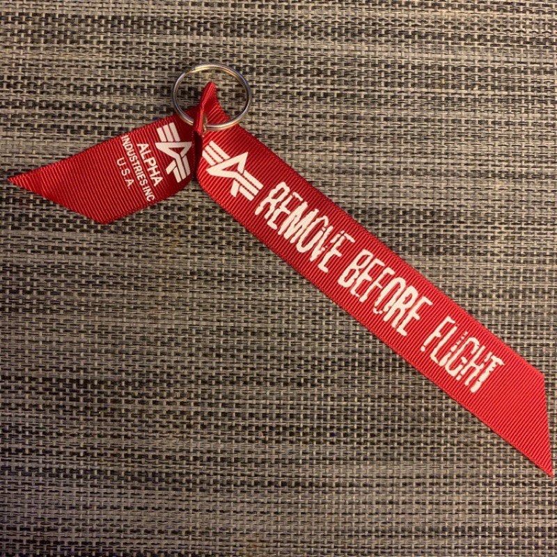【ALPHA INDUSTRIES】REMOVE BEFORE FLIGHT專用 暗紅色紅飄帶 鑰匙圈 預購, 哩哩扣扣, 其他在旋轉拍賣