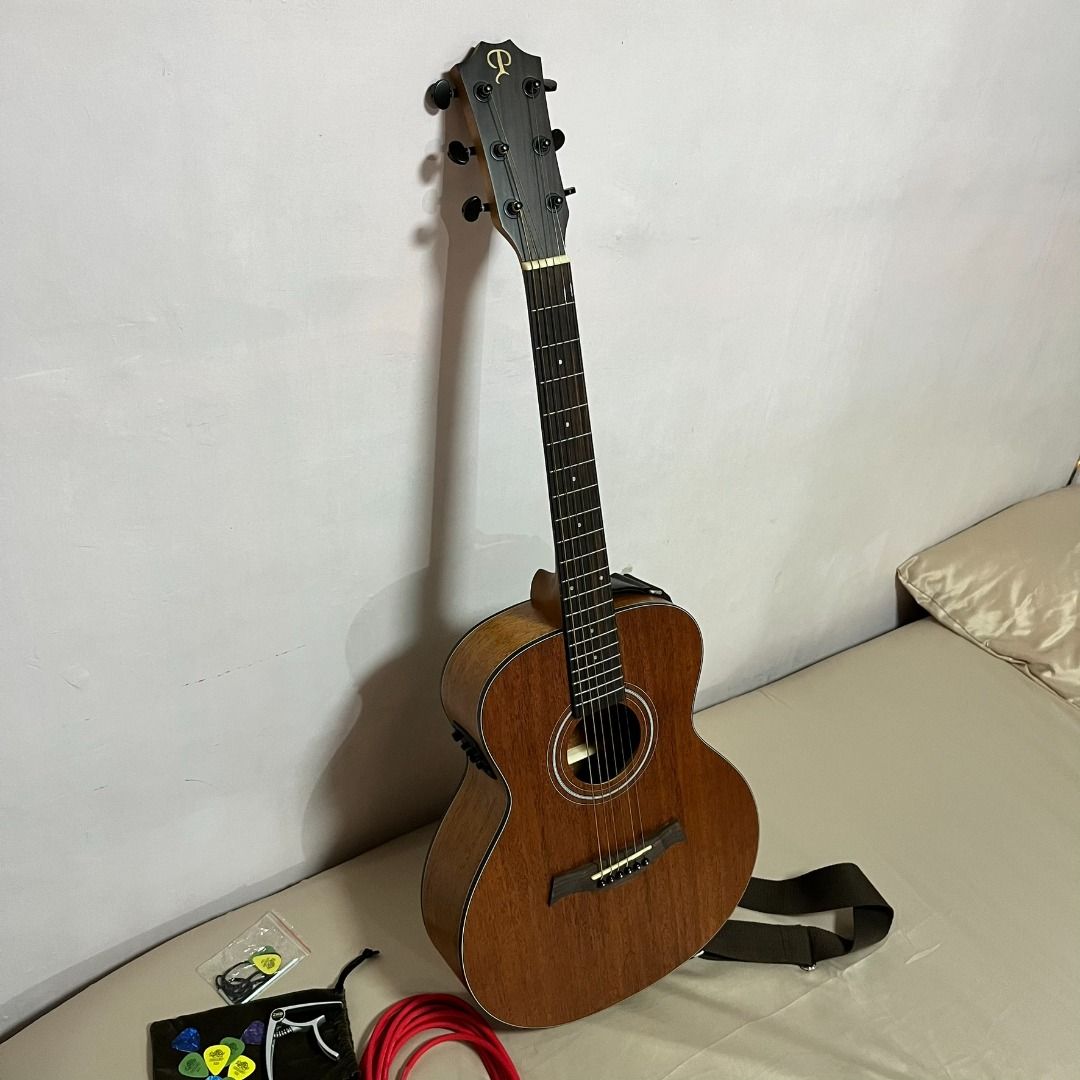 Phoebus Mini Acoustic Guitar with Pickup - Progeny Baby-10N GS, Hobbies ...