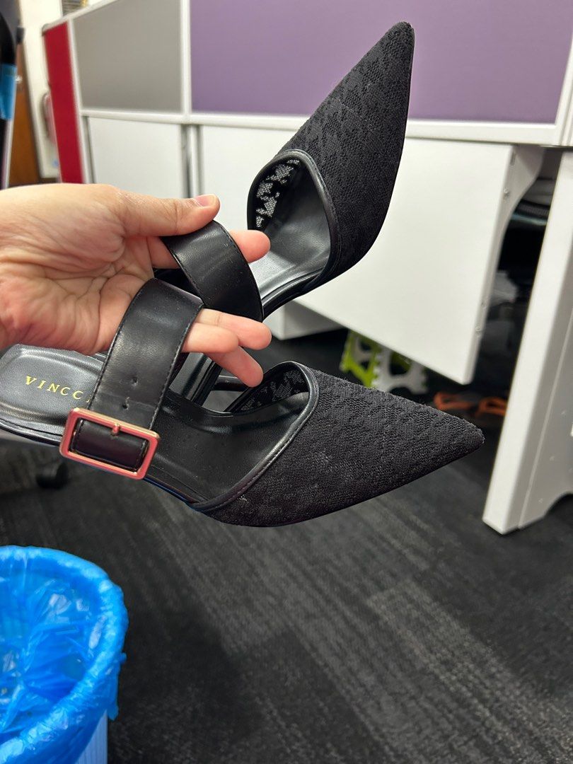 Black heals, Women's Fashion, Footwear, Heels on Carousell