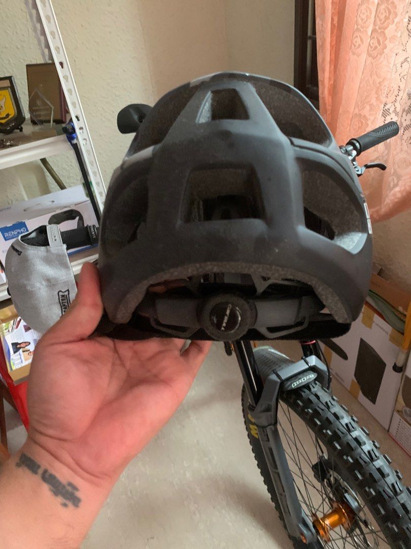 Carbull 19 L size Helmet, Sports Equipment, Bicycles & Parts, Parts ...