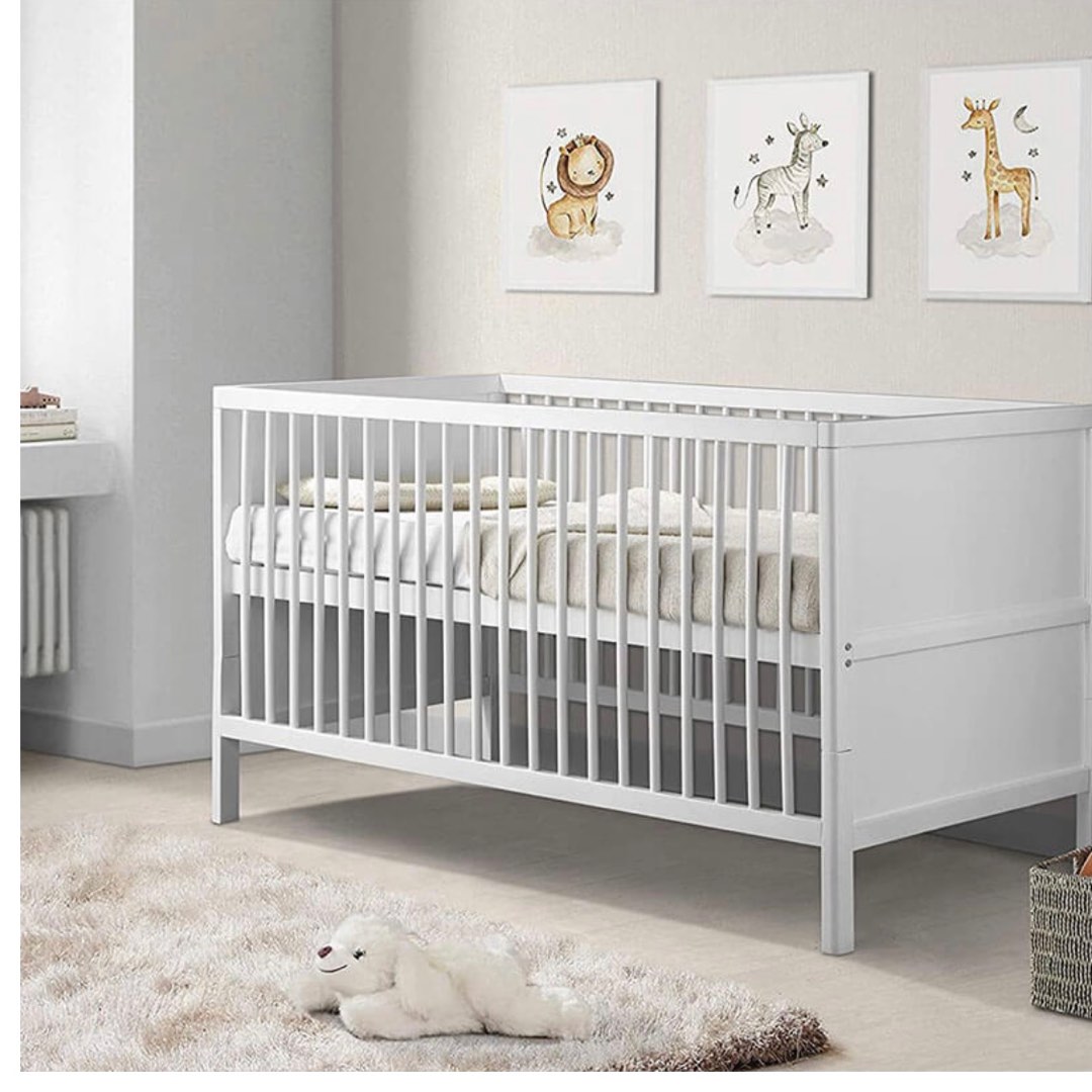Barn & Mobler Convertible Crib (FREE MATTRESS), Babies & Kids, Baby ...