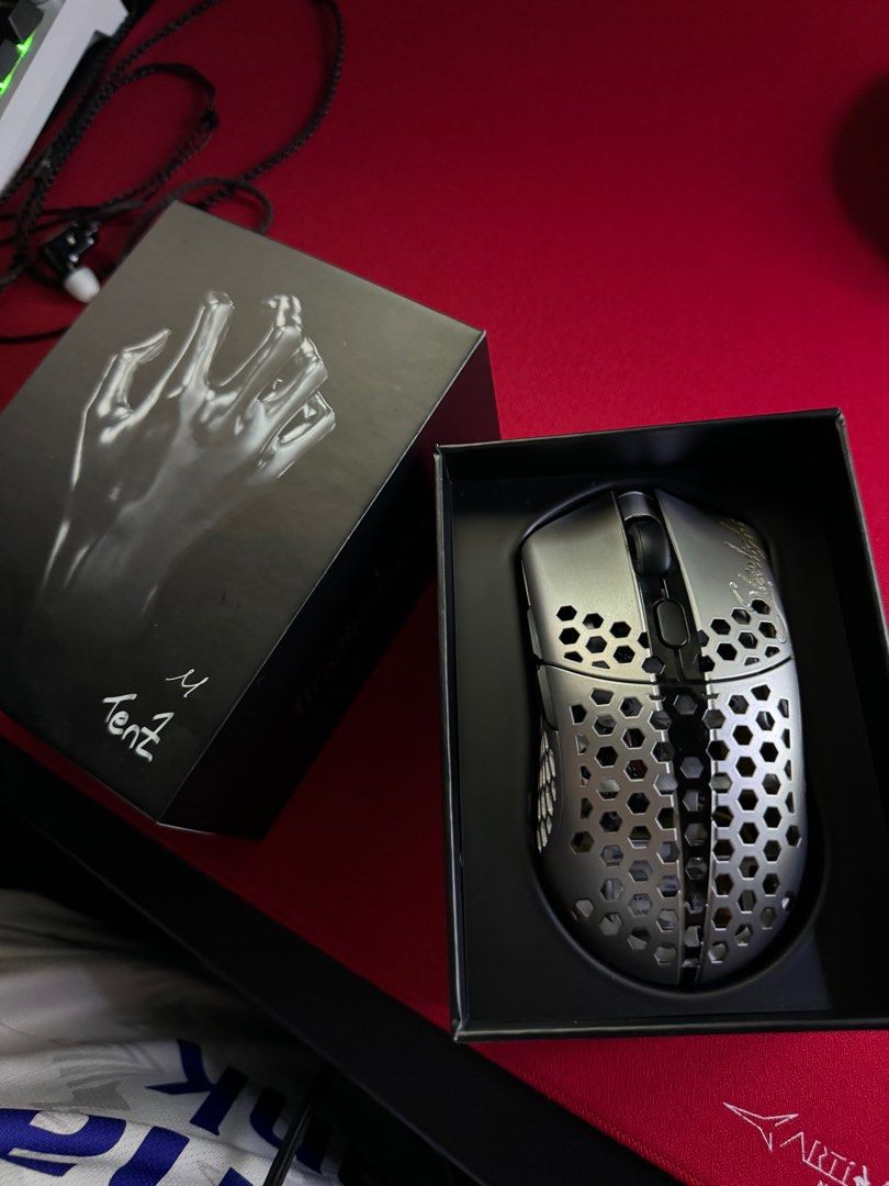 Finalmouse Starlight Tenz Medium, Computers & Tech, Parts & Accessories ...