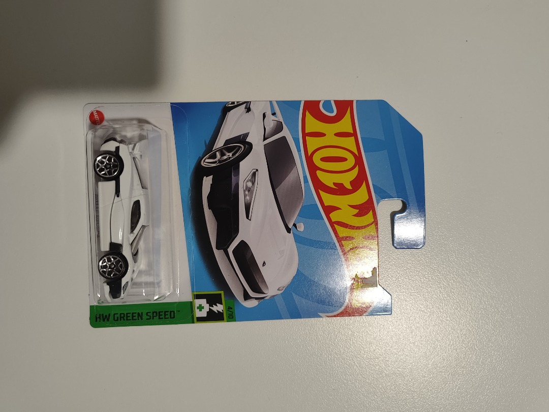 hot wheels rimac nevera white, 興趣及遊戲, 玩具 & 遊戲類 - Carousell