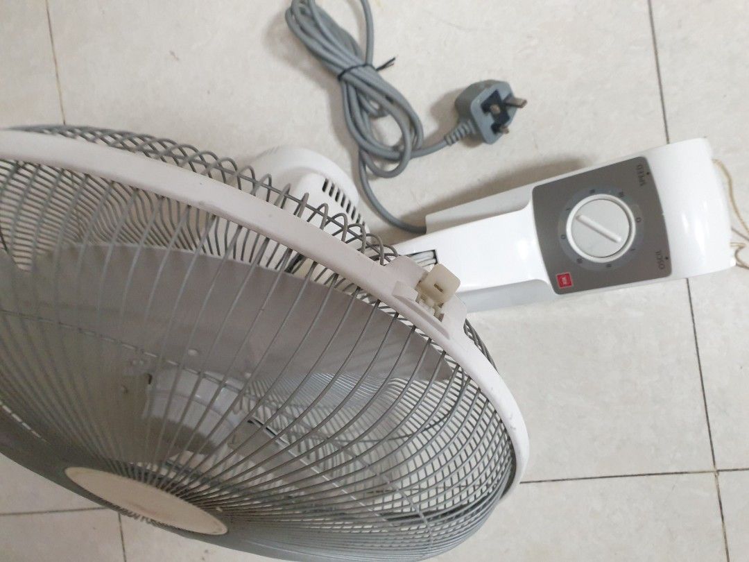 KDK Wall Fan 40cm diameter Good Condition wall panels fan Beat deal $30 ...