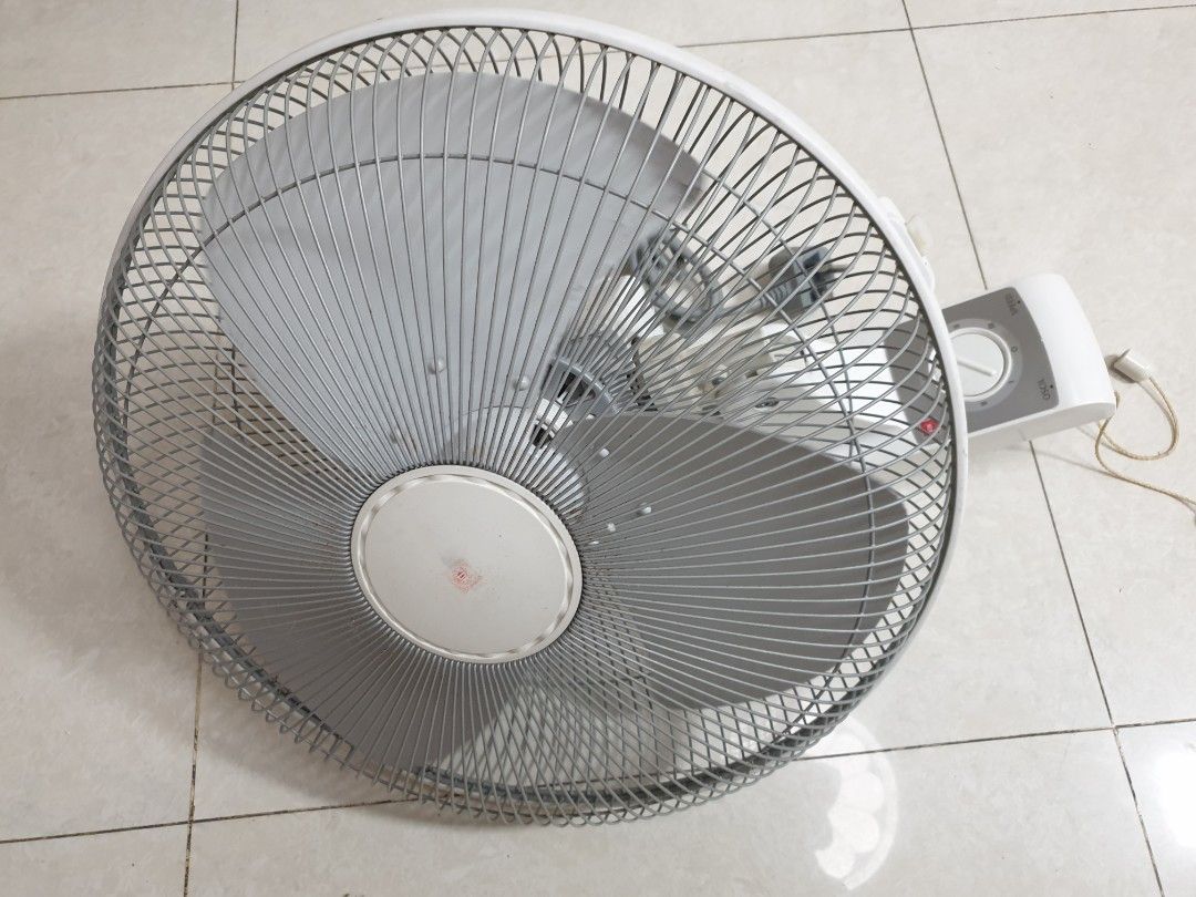 KDK Wall Fan 40cm diameter Good Condition wall panels fan Beat deal $30 ...