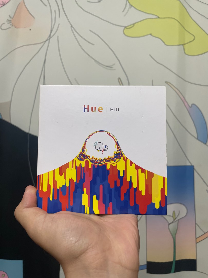 Mili 迷你專輯 「Hue」日壓, 書籍、休閒與玩具, 樂器、音樂相關, CD、DVD在旋轉拍賣