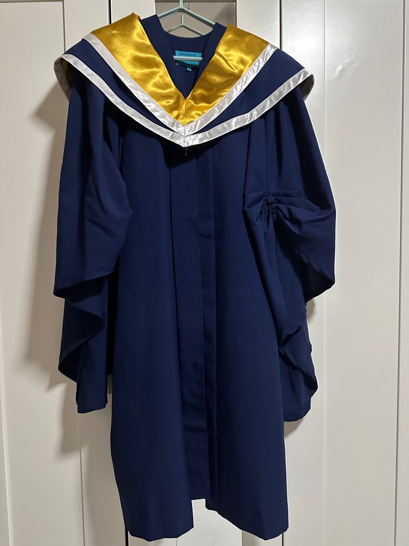 NTU Bachelor of Engineering Graduation Gown/ Hood/ Cap, Women's Fashion ...