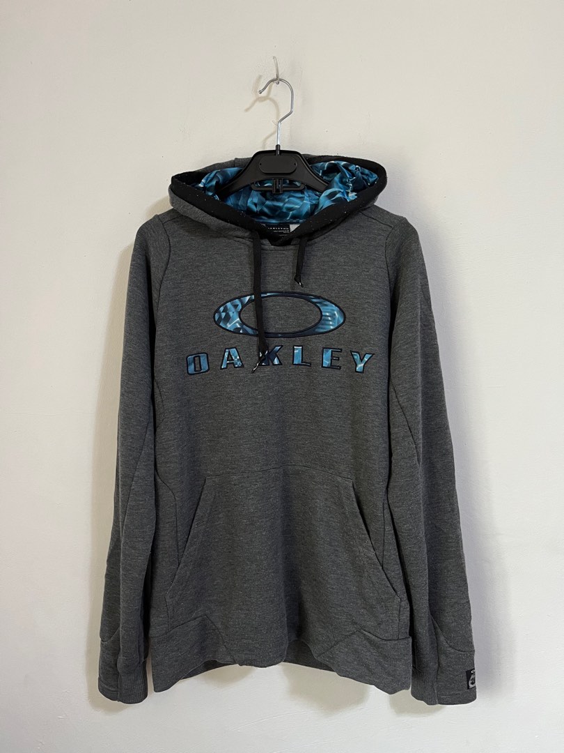 Oakley hoodie, Men's Fashion, Tops & Sets, Hoodies on Carousell