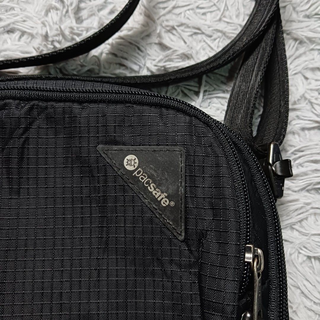 Pacsafe Vibe 200 Anti Theft Crossbody Bag, Men's Fashion, Bags, Sling ...