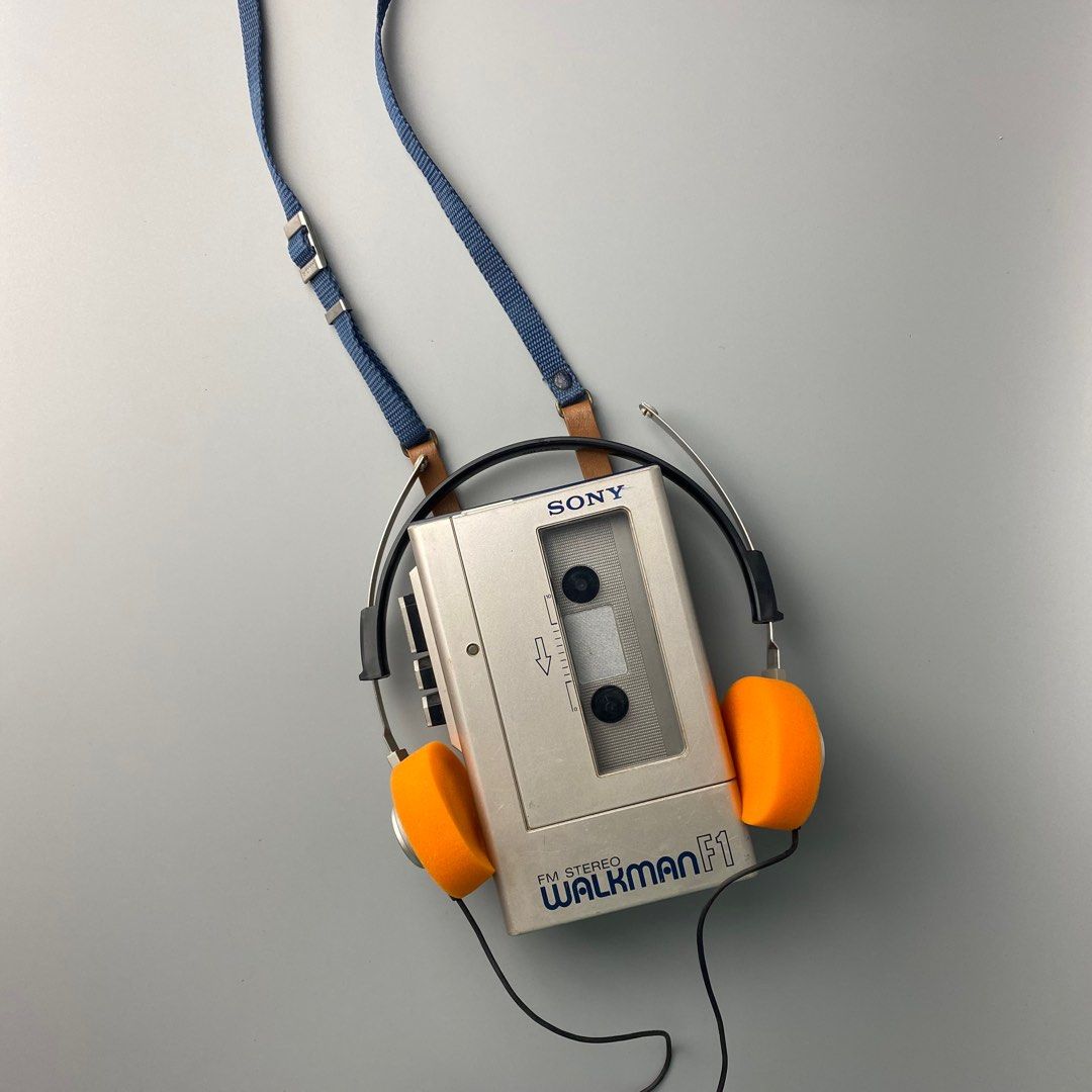 RARE Sony walkman fm stereo f1 (1984) plus Vintage Sony headphones MDR ...