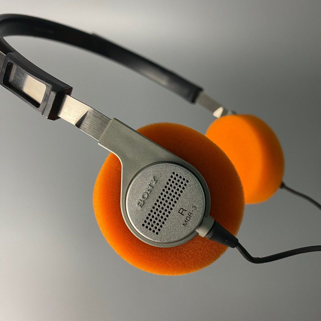 RARE Sony walkman fm stereo f1 (1984) plus Vintage Sony headphones MDR ...