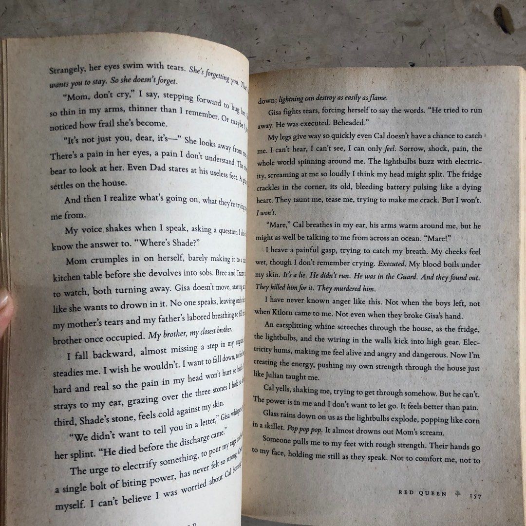 Red Queen by Victoria Aveyard, Hobbies & Toys, Books & Magazines ...