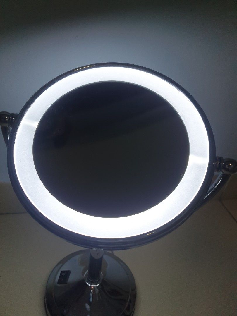 Ring light mirror, Furniture & Home Living, Home Decor, Mirrors on ...
