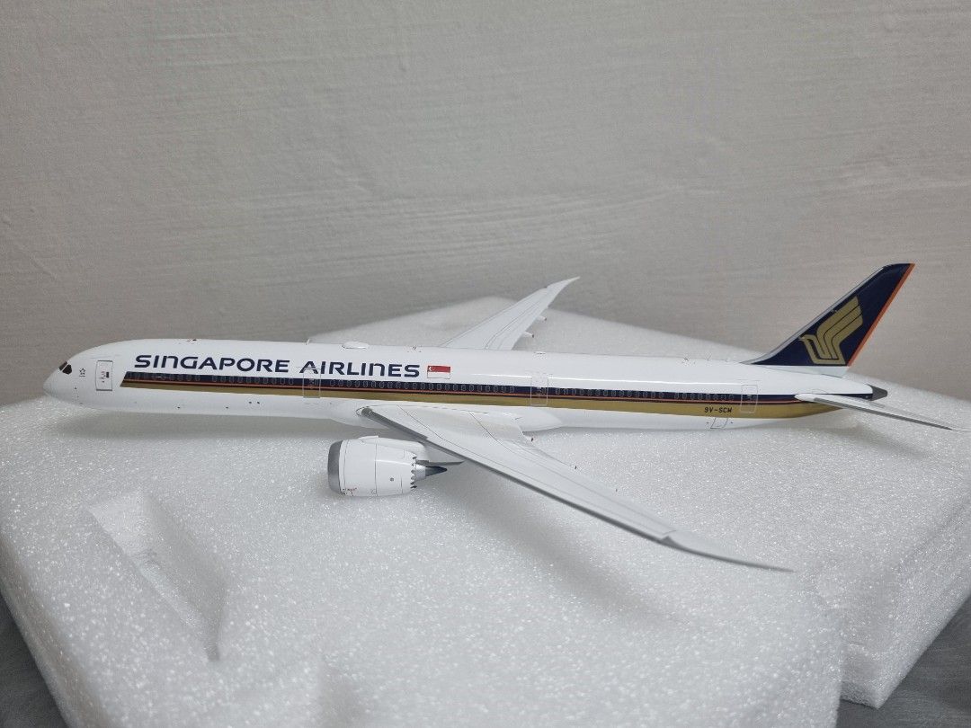 Singapore Airlines SIA B787-10, Hobbies & Toys, Toys & Games on Carousell