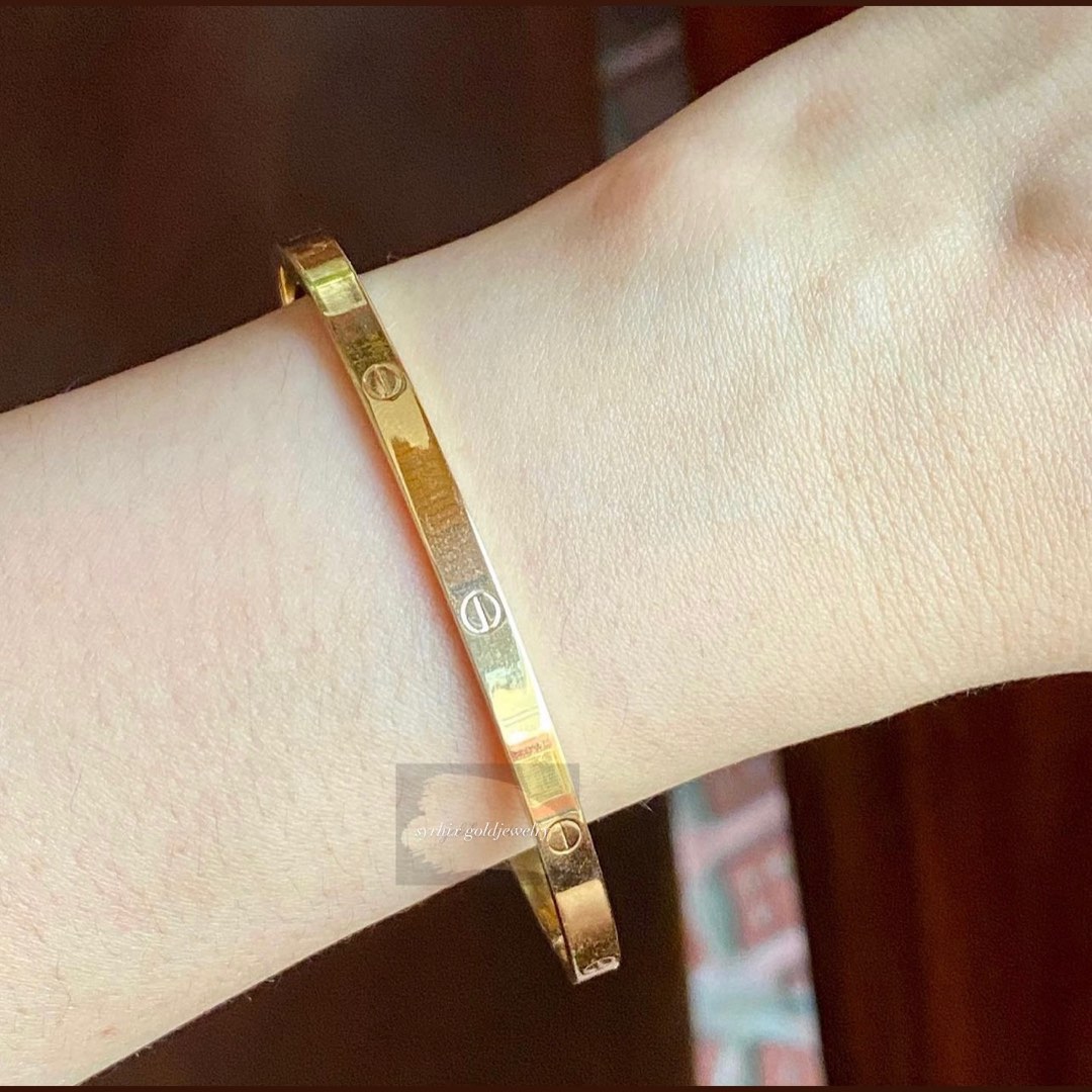 SLIM SCREW LOCK BANGLE 6.40 grams, 19cm, 4mm wide, With stamps inside ...