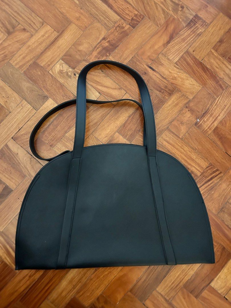 STRAIGHTFORWARD Bag in Black, Women's Fashion, Bags & Wallets, Shoulder ...