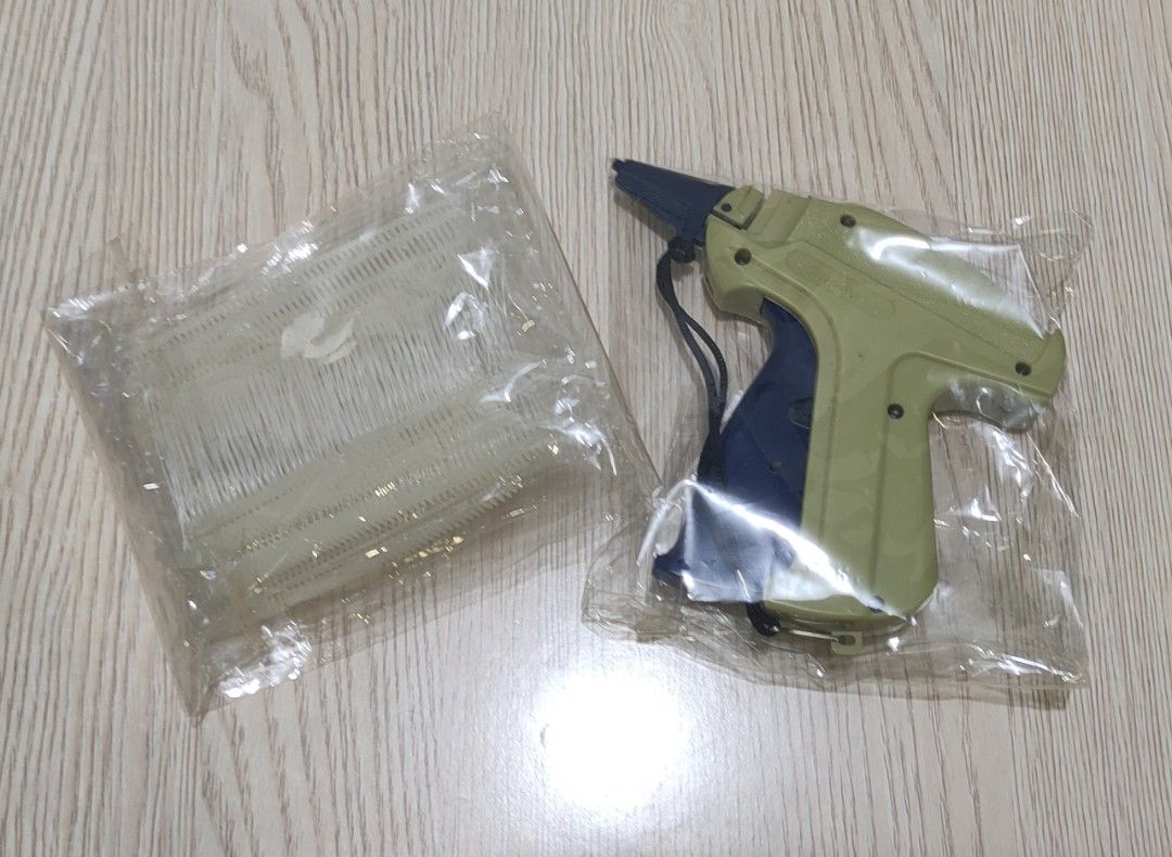 Tagging and Labelling Gun with Tagging Pins, Hobbies & Toys, Stationary & Craft, Craft Supplies ...