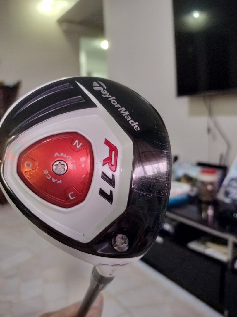 Taylor made R11 , 7 wood, Sports Equipment, Sports & Games, Golf on Carousell