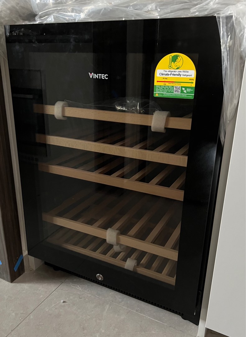 Vintec Wine Chiller Wine chiller: VWS050SBA-X, TV & Home Appliances ...