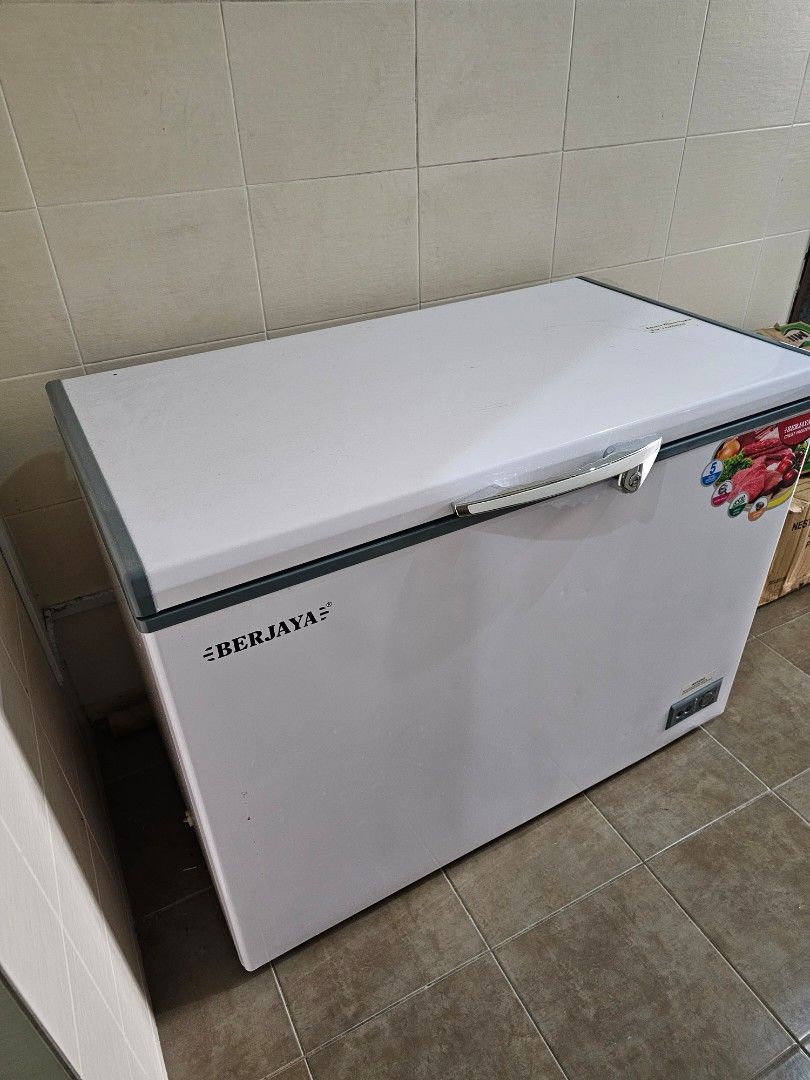 Berjaya 330L Chiller & Freezer, TV & Home Appliances, Kitchen ...