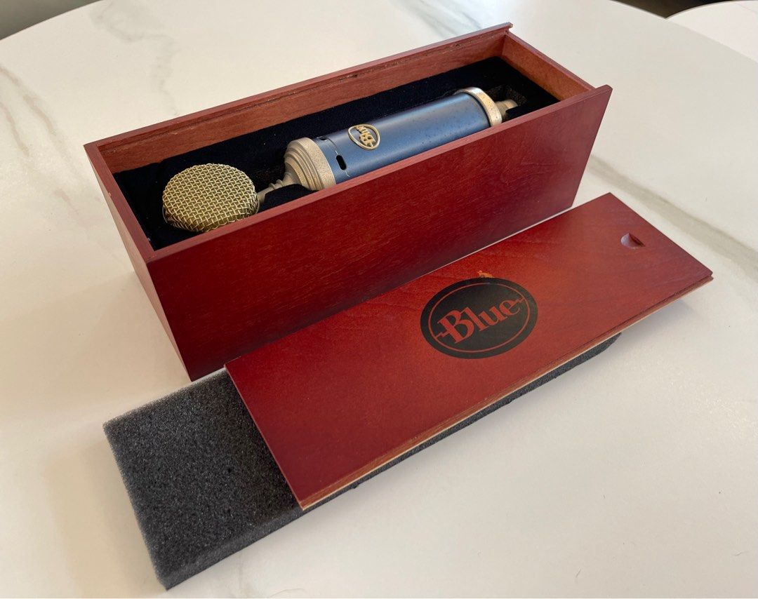 Bluebird SL Condenser Microphone + Cable + Stand and Shockmount, Audio ...