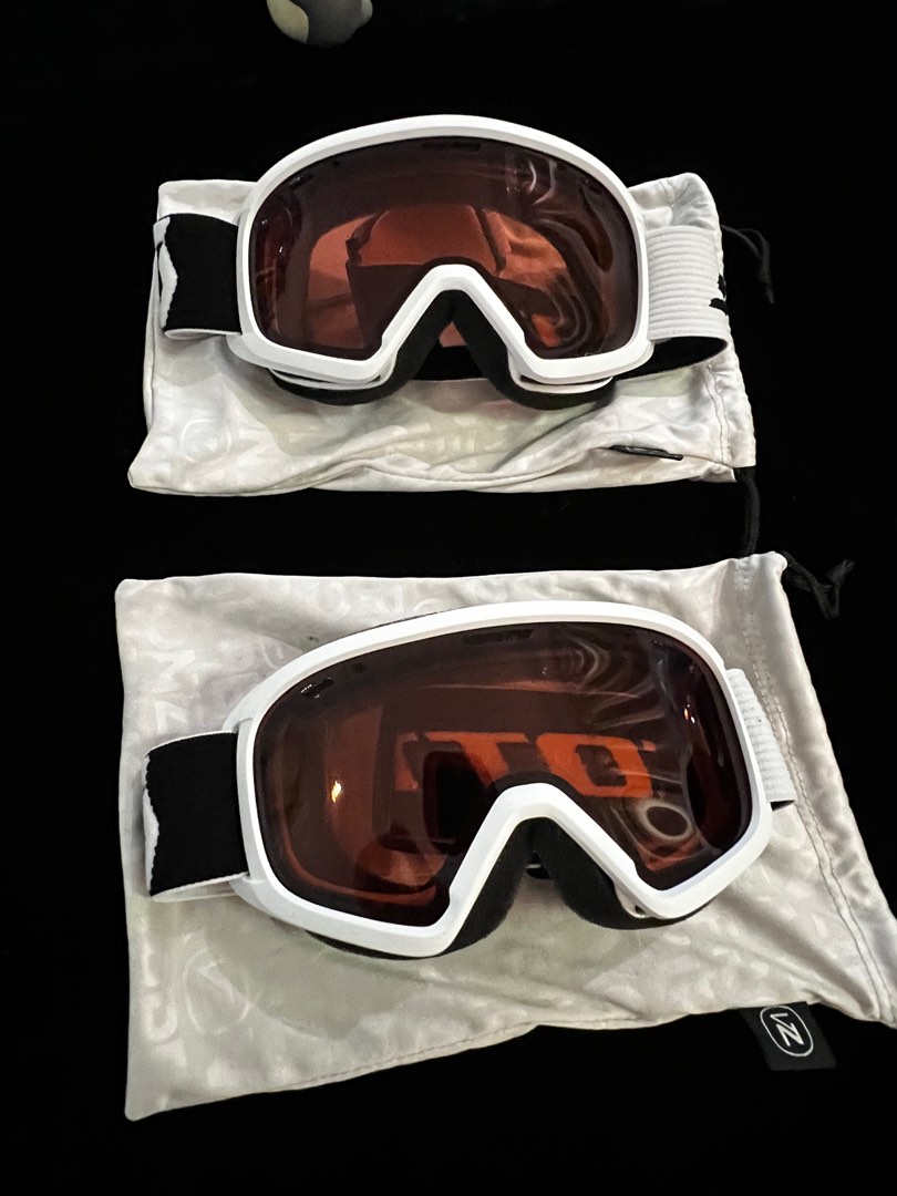Branded Scott Ski Goggles (left one) (kids size), Sports Equipment ...