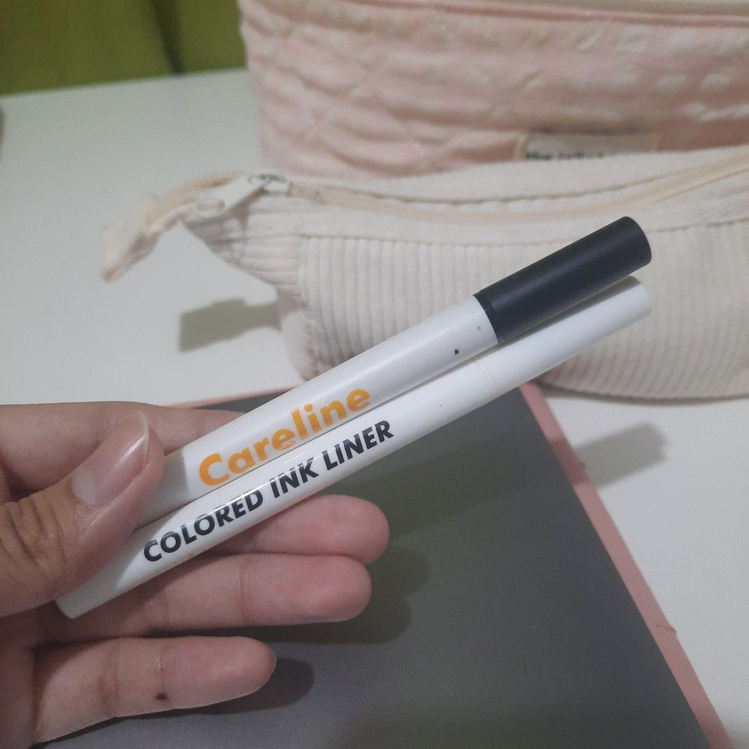 Careline graphic ink liner in black and white, Beauty & Personal Care ...