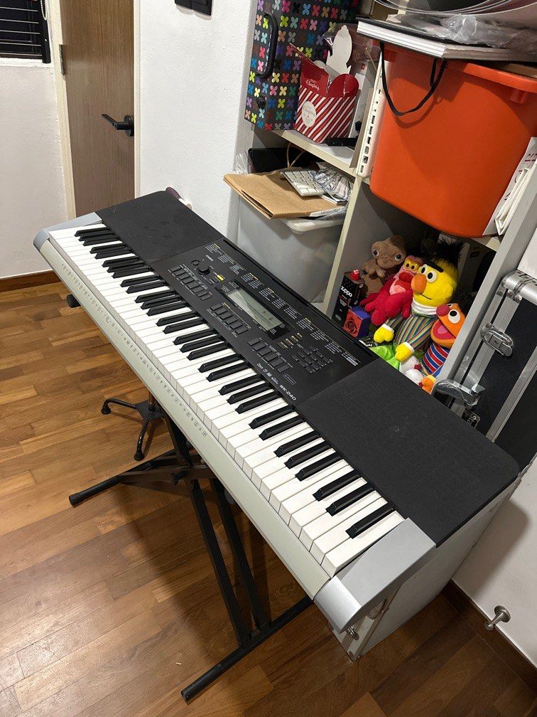 Casio WK-240 keyboard, Hobbies & Toys, Music & Media, Musical ...