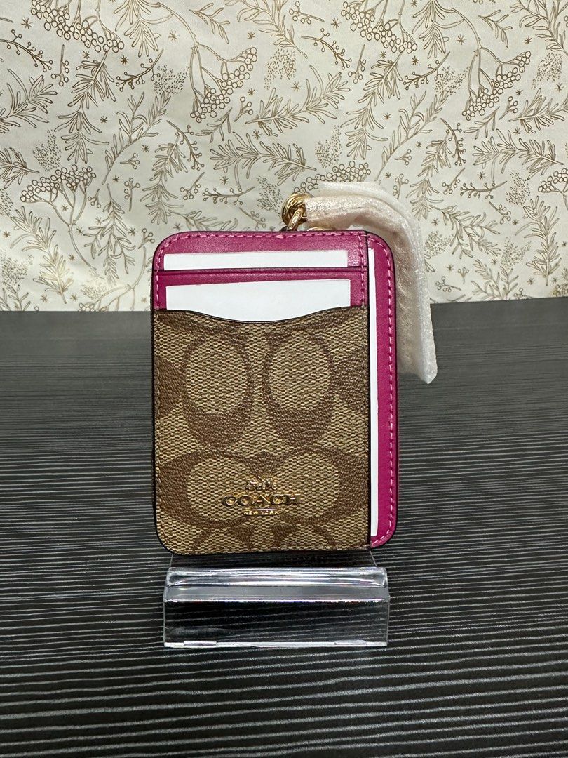 Coach Zip Card Wallet, Women's Fashion, Bags & Wallets, Wallets & Card ...