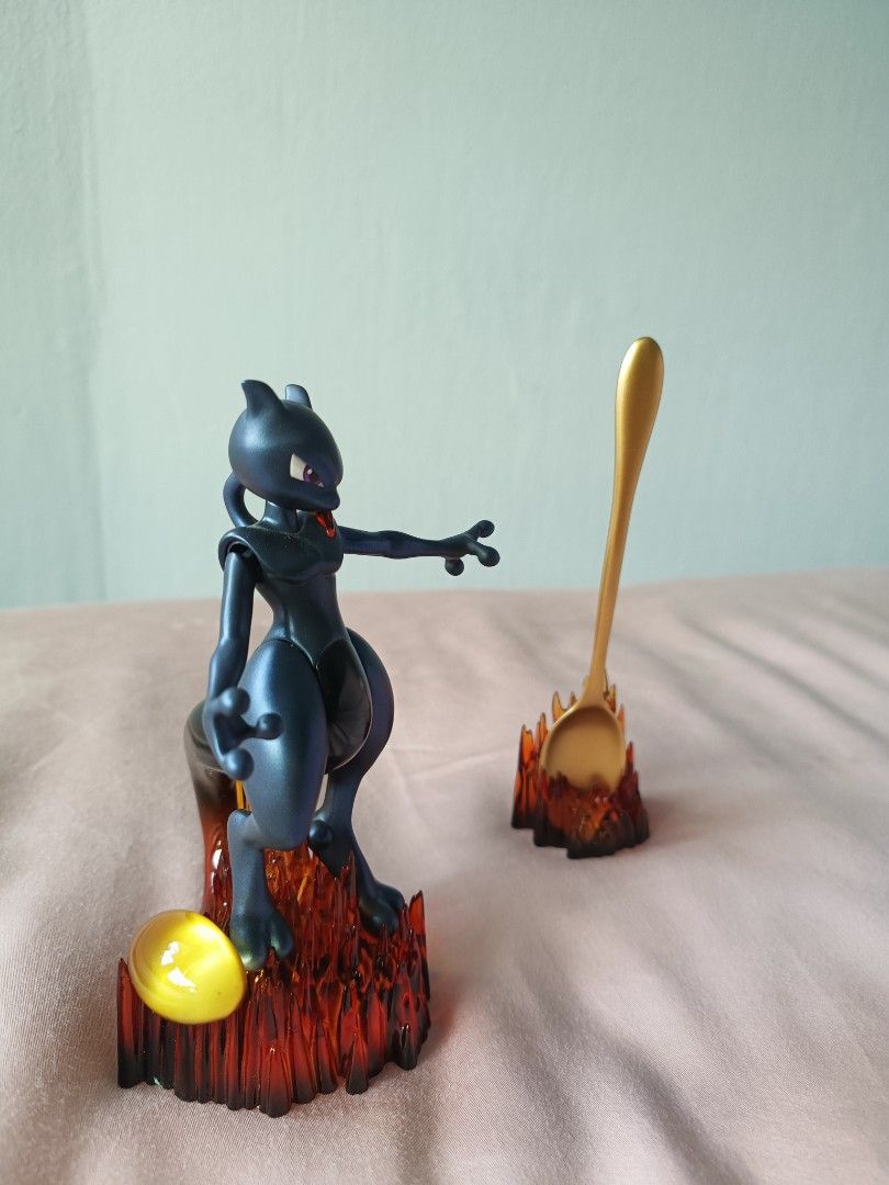 Dark Mewtwo - Scale world 1:20 (Studio designed), Hobbies & Toys, Toys ...