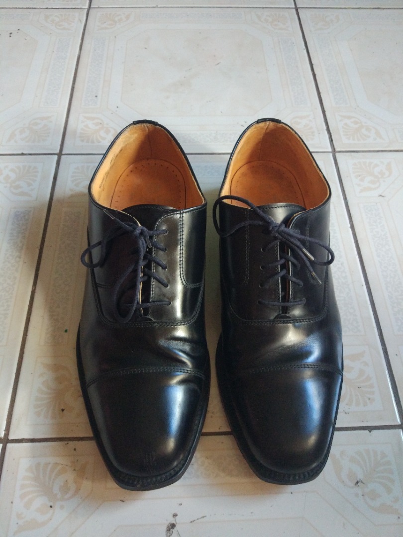 Loake Captoe Shoe UK8.5, Men's Fashion, Footwear, Dress Shoes on Carousell