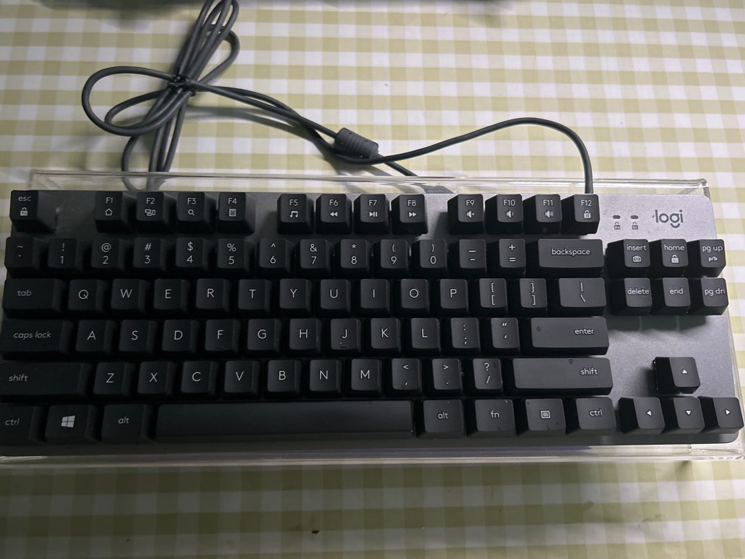 Logitech K835 TKL Mechanical Corded Aluminium Keyboard, Blue Switches, QWERTZ German Layout ...