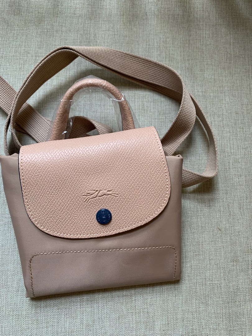 longchamp ransel seri club, Fesyen Wanita, Tas & Dompet di Carousell