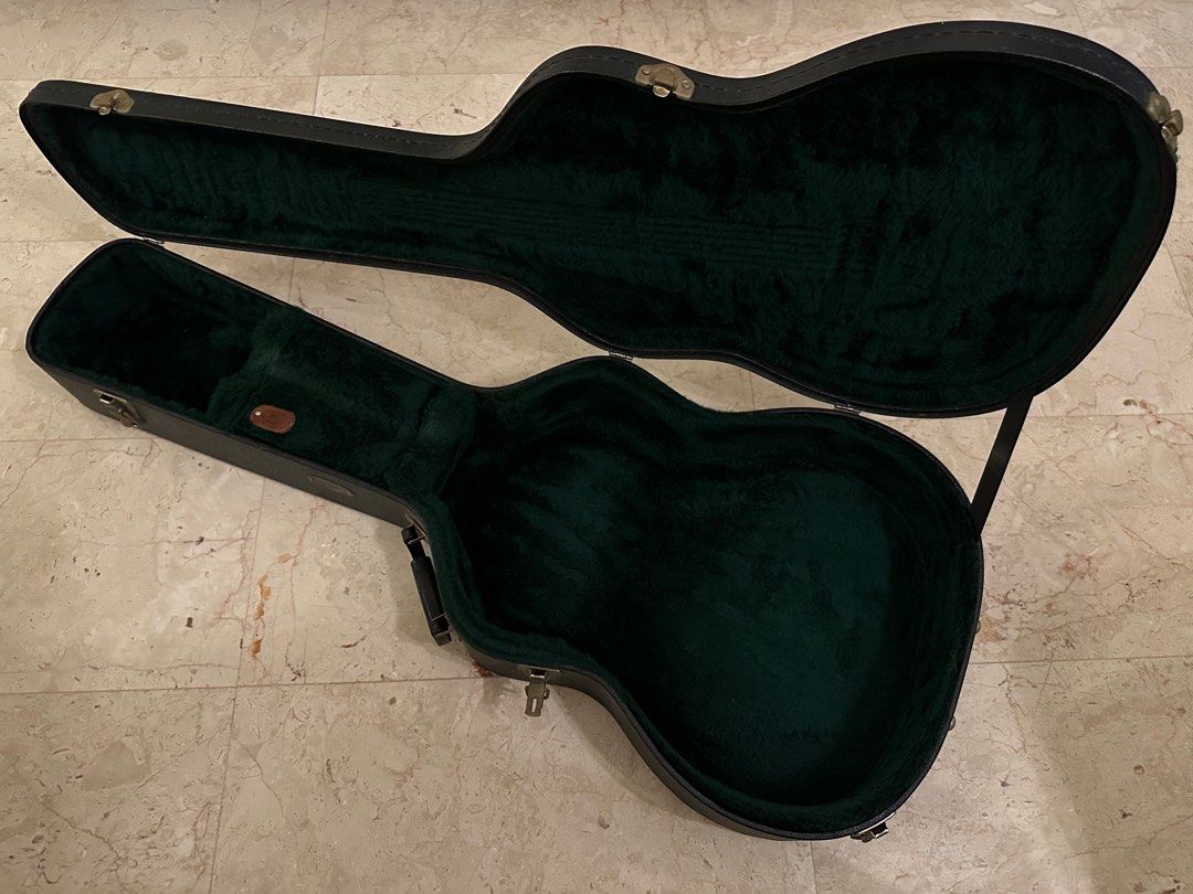 Martin acoustic guitar hard case (original), Hobbies & Toys, Music ...