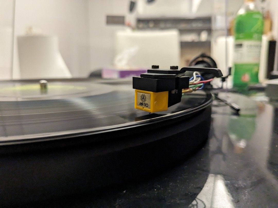 Music hall mmf 2.2 Turntable with Nagaoka MP-110 cartridge, Audio ...