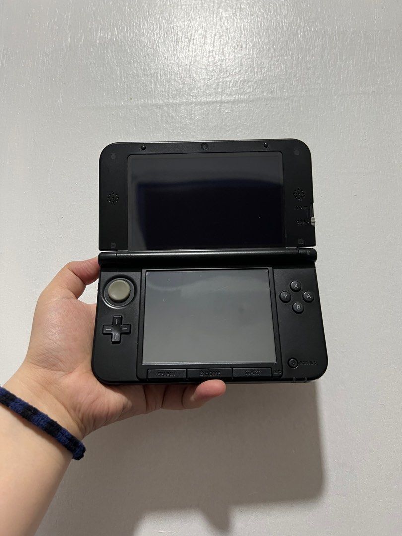 Nintendo Old 3DS XL Monster Hunter 4 Special Pack Gore Magala Black ...