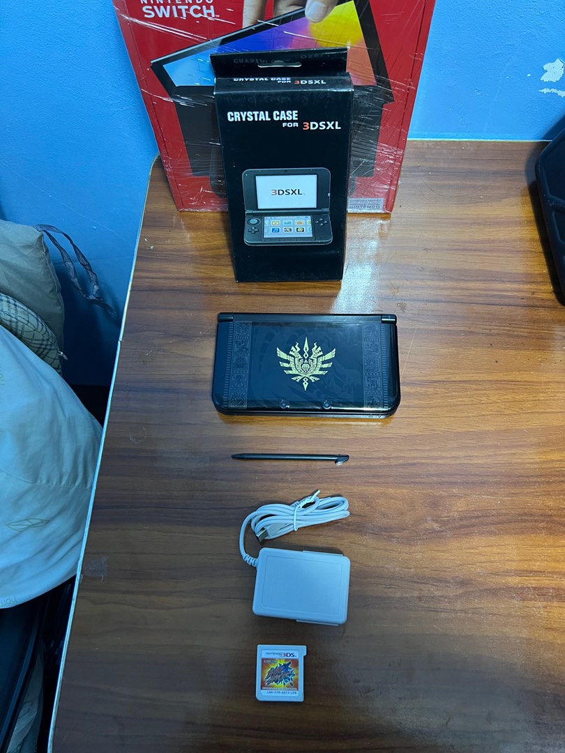 Nintendo Old 3DS XL Monster Hunter 4 Special Pack Gore Magala Black ...