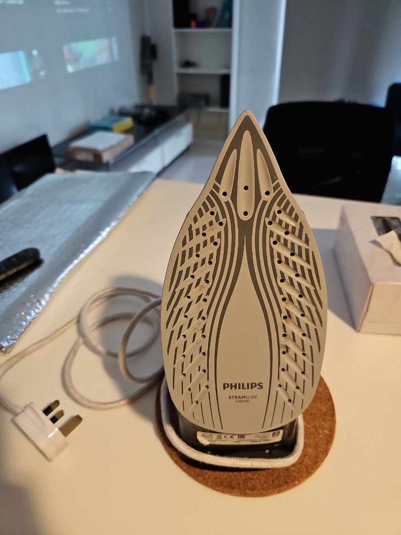Philips easyspeed plus Steam Iron, TV & Home Appliances, Irons ...