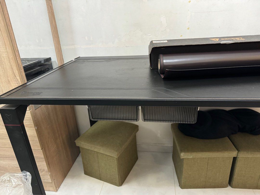 Secretlabs Magnus Batman Desk, Furniture & Home Living, Furniture ...